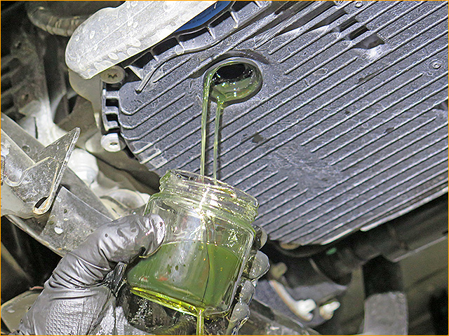 ディフェンダー LE62XAA ATF圧送交換 トルコン太郎 埼玉 東京 千葉 茨城